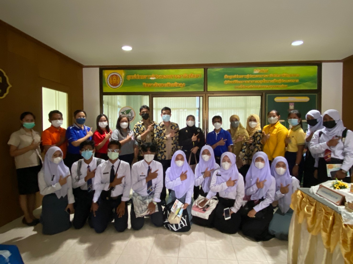 ศูนย์บ่มเพาะผู้ประกอบการอาชีวศึกษา วิทยาลัยเทคนิคพัทลุง ต้อนรับคณะครู ...