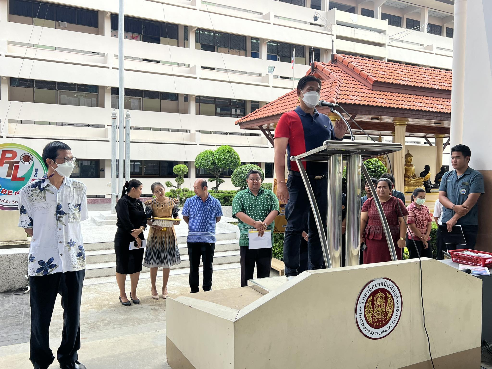 มอบเงินสมทบทุนจัดสร้างทางเดินมีหลังคา (Cover way) – วิทยาลัยเทคนิคพัทลุง - อาชีวศึกษาจังหวัด ...