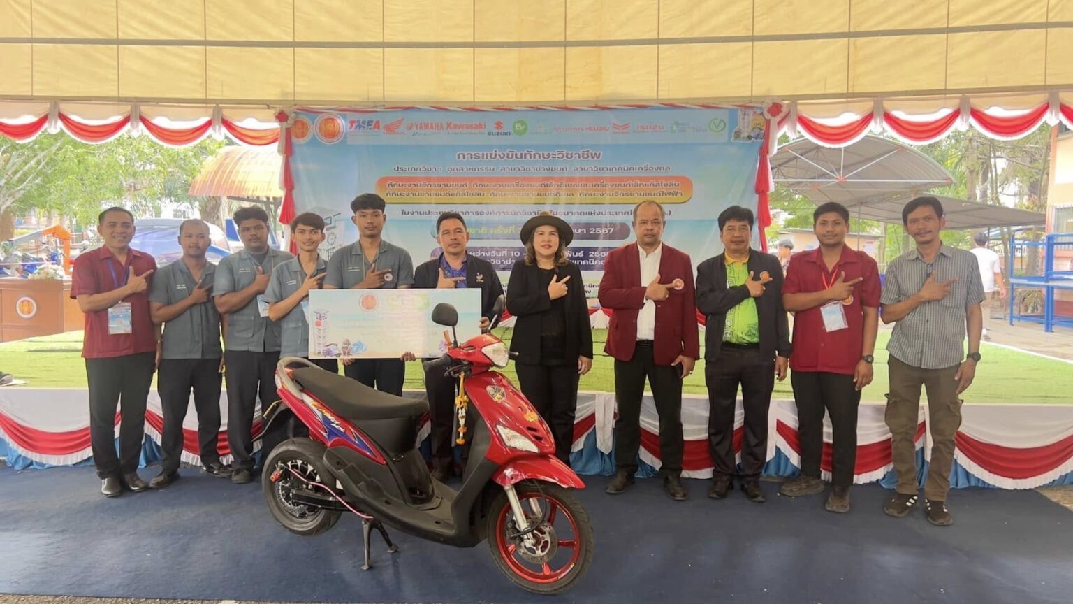 รางวัลรองชนะเลิศ อันดับ 2 การแข่งขันทักษะงานจักรยานยนต์ไฟฟ้า – วิทยาลัยเทคนิคพัทลุง - อาชีวศึกษา ...